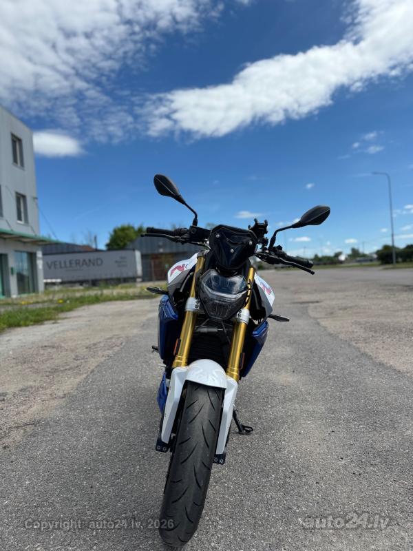BMW F 900R 2023 Tapa, ar dzinēja tilpumu 0.90 L un nobraukumu 5 tūkst. km par 8100 €, foto 4 vietnē AUTOMOTO.COM.LV