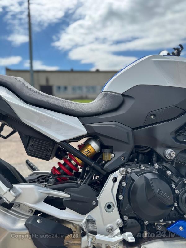 BMW F 900R 2023 Tapa, ar dzinēja tilpumu 0.90 L un nobraukumu 5 tūkst. km par 8100 €, foto 6 vietnē AUTOMOTO.COM.LV