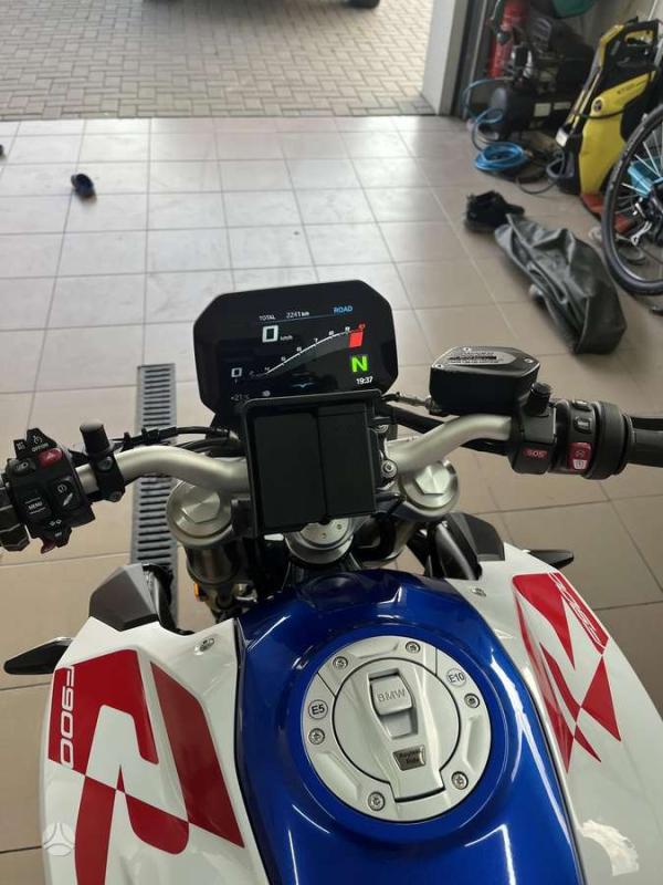 БМВ F 900R 2024 в Каунас, объемом двигателя 0.90 л и пробегом 3 тыс. км за 7800 €, фото 5 на AUTOMOTO.COM.LV