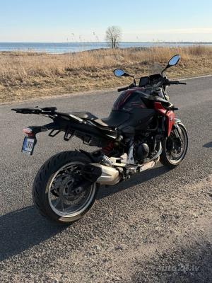 Sarkans BMW F 900R 2021 Pērnava, ar dzinēja tilpumu 0.90 L un nobraukumu 47 tūkst. km par 6000 €, foto 5 vietnē AUTOMOTO.COM.LV