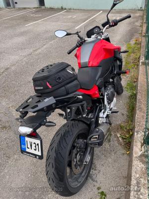 Red BMW F 900R 2024 in Tallinn, with an engine capacity of 0.90 L and mileage of 17 thousand km for 7400 €, photo 3 on AUTOMOTO.COM.LV