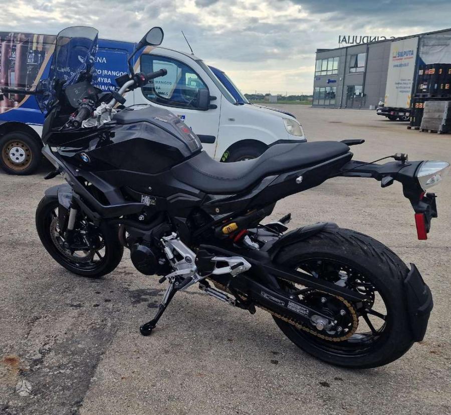 Black BMW F 900XR 2023 in Klaipeda, with an engine capacity of 0.90 L and mileage of 6 thousand km for 8500 €, photo 3 on AUTOMOTO.COM.LV