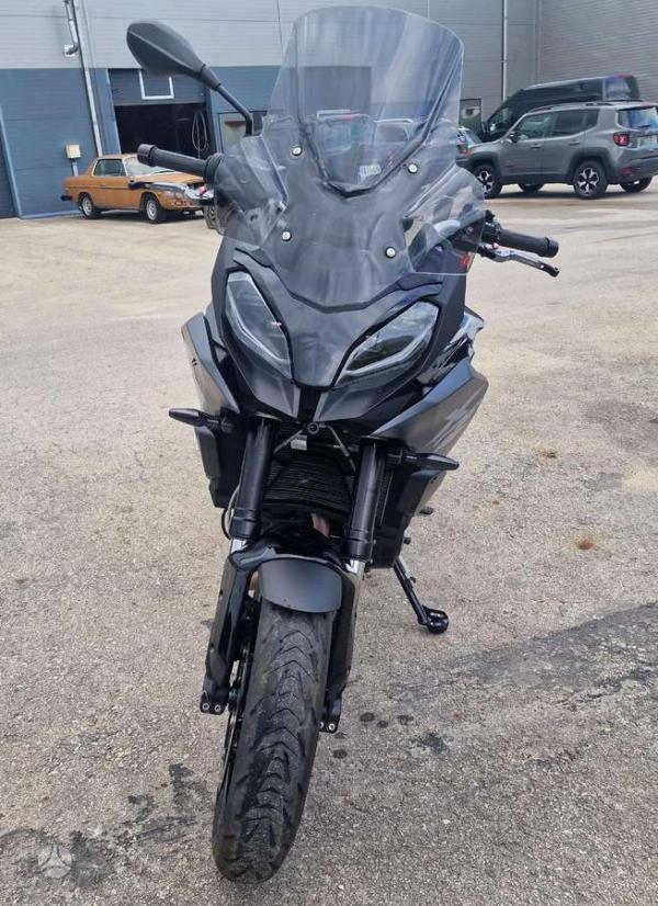 Black BMW F 900XR 2023 in Klaipeda, with an engine capacity of 0.90 L and mileage of 6 thousand km for 8500 €, photo 8 on AUTOMOTO.COM.LV