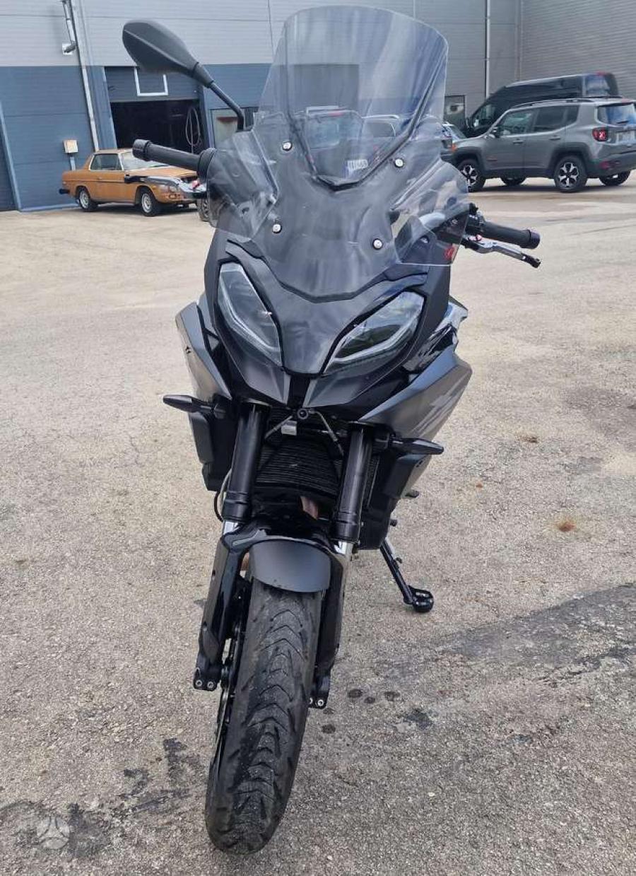 Black BMW F 900XR 2023 in Klaipeda, with an engine capacity of 0.90 L and mileage of 6 thousand km for 8500 €, photo 8 on AUTOMOTO.COM.LV