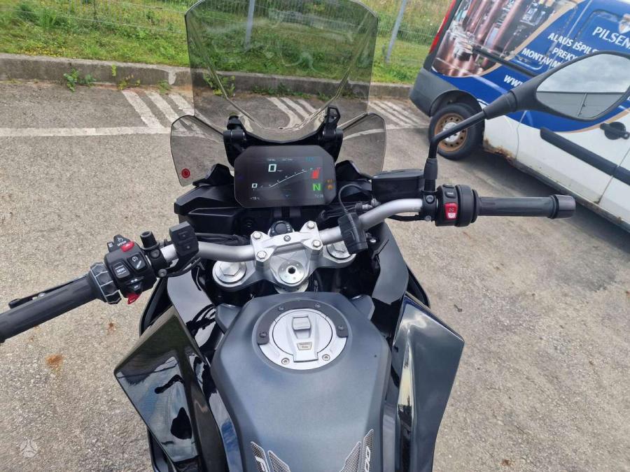 Black BMW F 900XR 2023 in Klaipeda, with an engine capacity of 0.90 L and mileage of 6 thousand km for 8500 €, photo 9 on AUTOMOTO.COM.LV