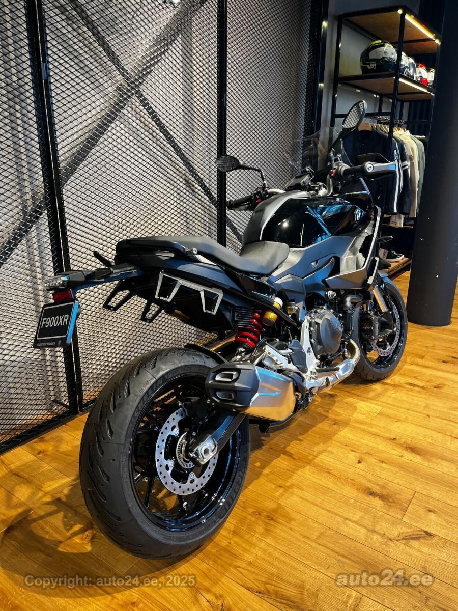 Black BMW F 900XR 2025 in Tallinn, with an engine capacity of 0.90 L and mileage of 3 thousand km for 11490 €, photo 5 on AUTOMOTO.COM.LV
