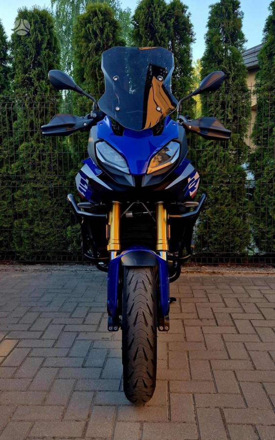 Blue BMW F 900XR 2024 in Alytus, with an engine capacity of 0.90 L and mileage of 6 thousand km for 9400 €, photo 5 on AUTOMOTO.COM.LV
