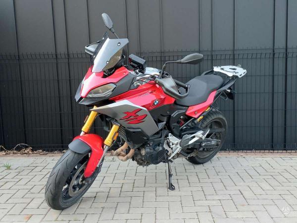 Red BMW F 900XR 2021 in Kaunas, with an engine capacity of 0.90 L and mileage of 30 thousand km for 8500 €, photo 4 on AUTOMOTO.COM.LV