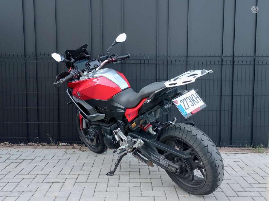 Red BMW F 900XR 2021 in Kaunas, with an engine capacity of 0.90 L and mileage of 30 thousand km for 8500 €, photo 8 on AUTOMOTO.COM.LV