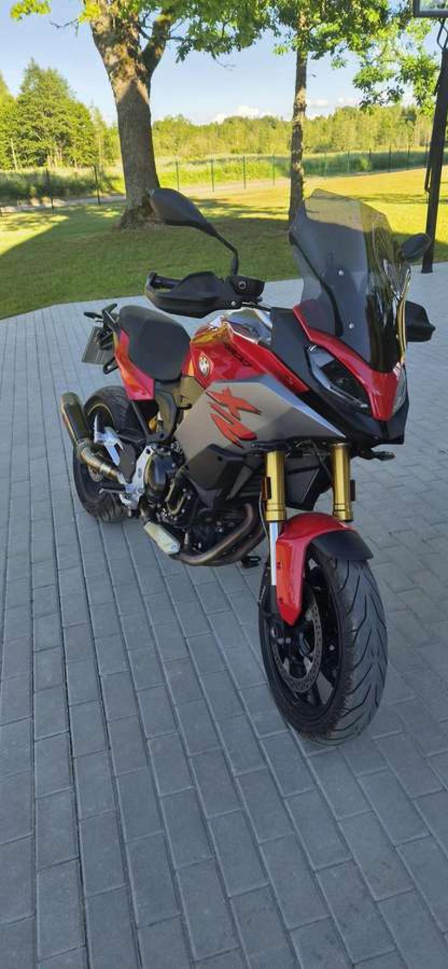 Red BMW F 900XR 2022 in Moletai, with an engine capacity of 0.90 L and mileage of 3 thousand km for 8000 €, photo 10 on AUTOMOTO.COM.LV