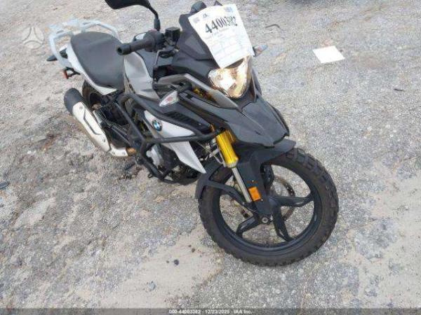 Black BMW G 310GS 2018 in Klaipeda, with an engine capacity of 0.31 L and mileage of 4 thousand km for 1000 €, photo 1 on AUTOMOTO.COM.LV