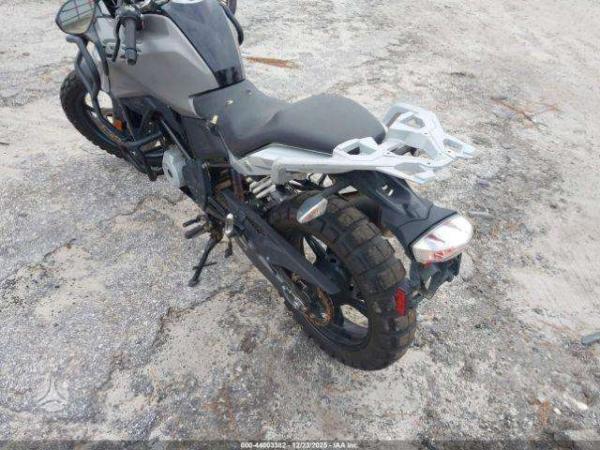 Black BMW G 310GS 2018 in Klaipeda, with an engine capacity of 0.31 L and mileage of 4 thousand km for 1000 €, photo 3 on AUTOMOTO.COM.LV