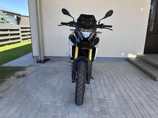 Melns BMW G 310GS 2021 Panevēža, ar dzinēja tilpumu 0.31 L un nobraukumu 20 tūkst. km par 4999 €, foto 3 vietnē AUTOMOTO.COM.LV