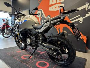 Balts BMW G 310GS 2017 Viļņa, ar dzinēja tilpumu 0.31 L un nobraukumu 7 tūkst. km par 3999 €, foto 4 vietnē AUTOMOTO.COM.LV