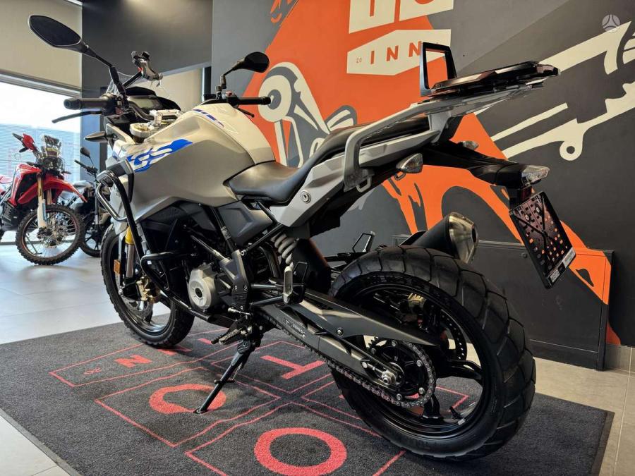 Balts BMW G 310GS 2017 Viļņa, ar dzinēja tilpumu 0.31 L un nobraukumu 7 tūkst. km par 3999 €, foto 4 vietnē AUTOMOTO.COM.LV