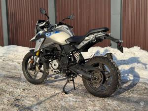 White BMW G 310GS 2019 in Vilnius, with an engine capacity of 0.31 L and mileage of 18 thousand km for 2490 €, photo 3 on AUTOMOTO.COM.LV
