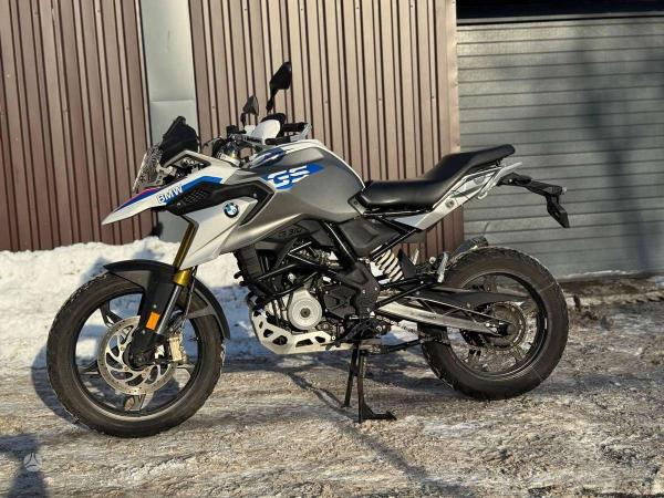 White BMW G 310GS 2019 in Vilnius, with an engine capacity of 0.31 L and mileage of 18 thousand km for 2490 €, photo 4 on AUTOMOTO.COM.LV