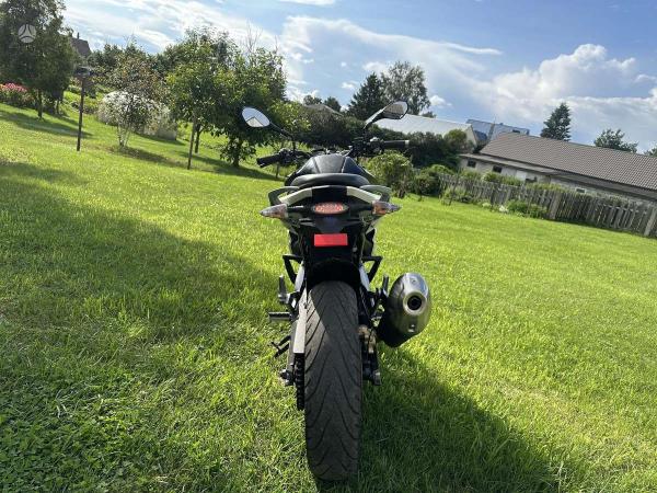 Melns BMW G 310R 2017 Prienai, ar dzinēja tilpumu 0.31 L un nobraukumu 20 tūkst. km par 3250 €, foto 3 vietnē AUTOMOTO.COM.LV
