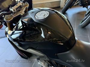 Melns BMW G 310R 2020 Tallina, ar dzinēja tilpumu 0.31 L un nobraukumu 34 tūkst. km par 2990 €, foto 15 vietnē AUTOMOTO.COM.LV