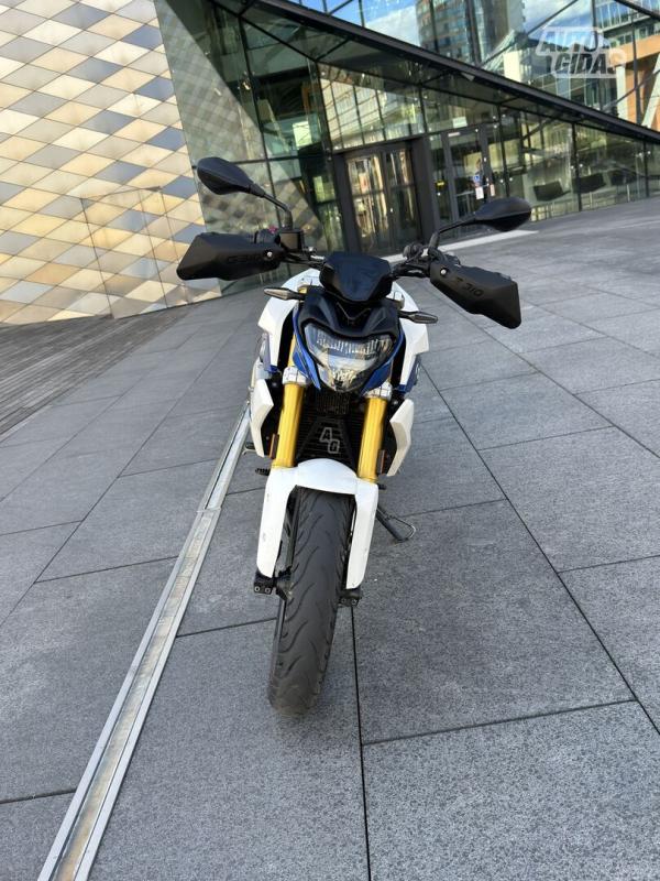 Blue BMW G 310R 2021 in Vilnius, with an engine capacity of 0.31 L and mileage of 13 thousand km for 3100 €, photo 4 on AUTOMOTO.COM.LV