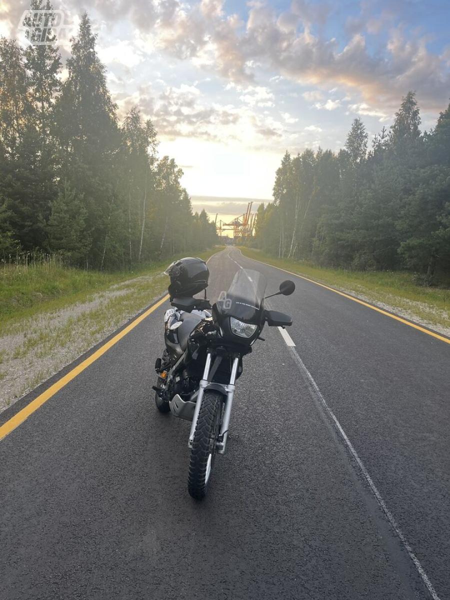Black BMW G 650GS 2010 in Klaipeda, with an engine capacity of 0.65 L and mileage of 0 thousand km for 2600 €, photo 1 on AUTOMOTO.COM.LV