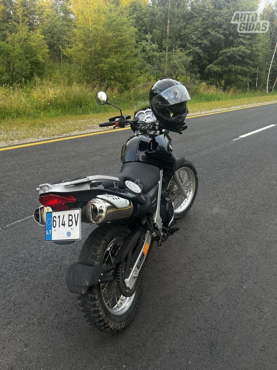 Black BMW G 650GS 2010 in Klaipeda, with an engine capacity of 0.65 L and mileage of 0 thousand km for 2600 €, photo 5 on AUTOMOTO.COM.LV