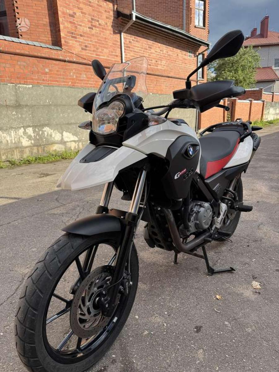 BMW G 650GS 2015 in Kaunas, with an engine capacity of 0.65 L and mileage of 12 thousand km for 3400 €, photo 3 on AUTOMOTO.COM.LV