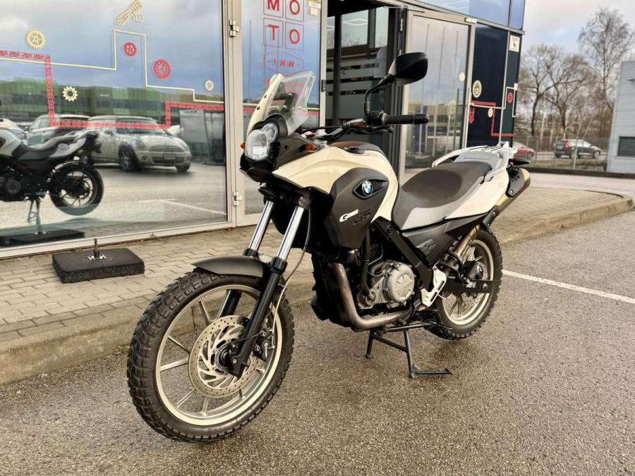 White BMW G 650GS 2012 in Vilnius, with an engine capacity of 0.65 L and mileage of 39 thousand km for 3299 €, photo 9 on AUTOMOTO.COM.LV