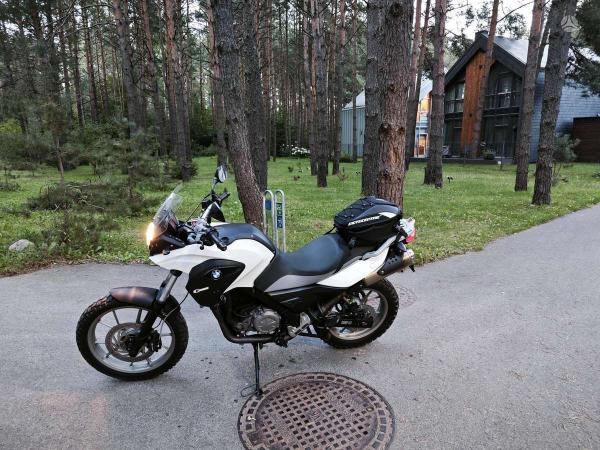 BMW G 650GS 2014 in Vilnius on AUTOMOTO.COM.LV White BMW G 650GS 2014 in Vilnius, with an engine capacity of 0.65 L and mileage of 40 thousand km for 2900 €, photo 1 on AUTOMOTO.COM.LV