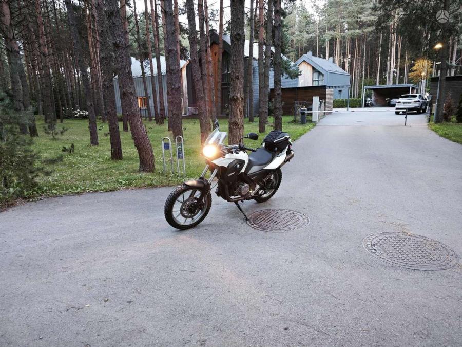 White BMW G 650GS 2014 in Vilnius, with an engine capacity of 0.65 L and mileage of 40 thousand km for 2900 €, photo 3 on AUTOMOTO.COM.LV
