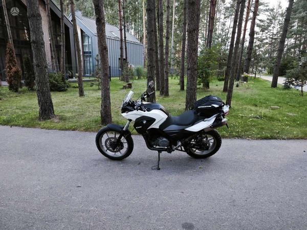 BMW G 650GS 2014 in Vilnius on AUTOMOTO.COM.LV White BMW G 650GS 2014 in Vilnius, with an engine capacity of 0.65 L and mileage of 40 thousand km for 2900 €, photo 7 on AUTOMOTO.COM.LV