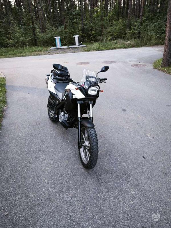 BMW G 650GS 2014 in Vilnius on AUTOMOTO.COM.LV White BMW G 650GS 2014 in Vilnius, with an engine capacity of 0.65 L and mileage of 40 thousand km for 2900 €, photo 10 on AUTOMOTO.COM.LV