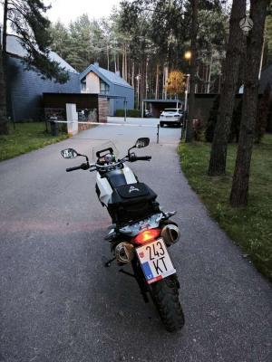 White BMW G 650GS 2014 in Vilnius, with an engine capacity of 0.65 L and mileage of 40 thousand km for 2900 €, photo 13 on AUTOMOTO.COM.LV