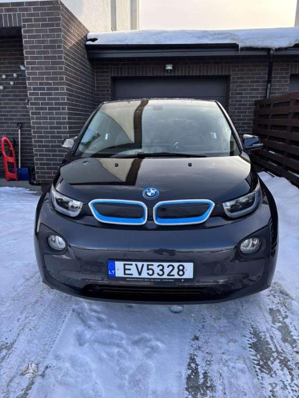 Melns BMW I3 2014 Viļņa, ar dzinēja tilpumu 0.65 L un nobraukumu 121 tūkst. km par 9900 €, foto 4 vietnē AUTOMOTO.COM.LV