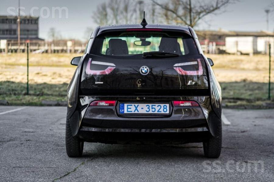 Black BMW I3 2015 in Riga, with an engine capacity of 0.00 L and mileage of 0 thousand km for 10200 €, photo 3 on AUTOMOTO.COM.LV
