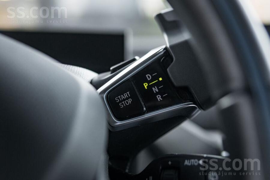 Black BMW I3 2015 in Riga, with an engine capacity of 0.00 L and mileage of 0 thousand km for 10200 €, photo 16 on AUTOMOTO.COM.LV