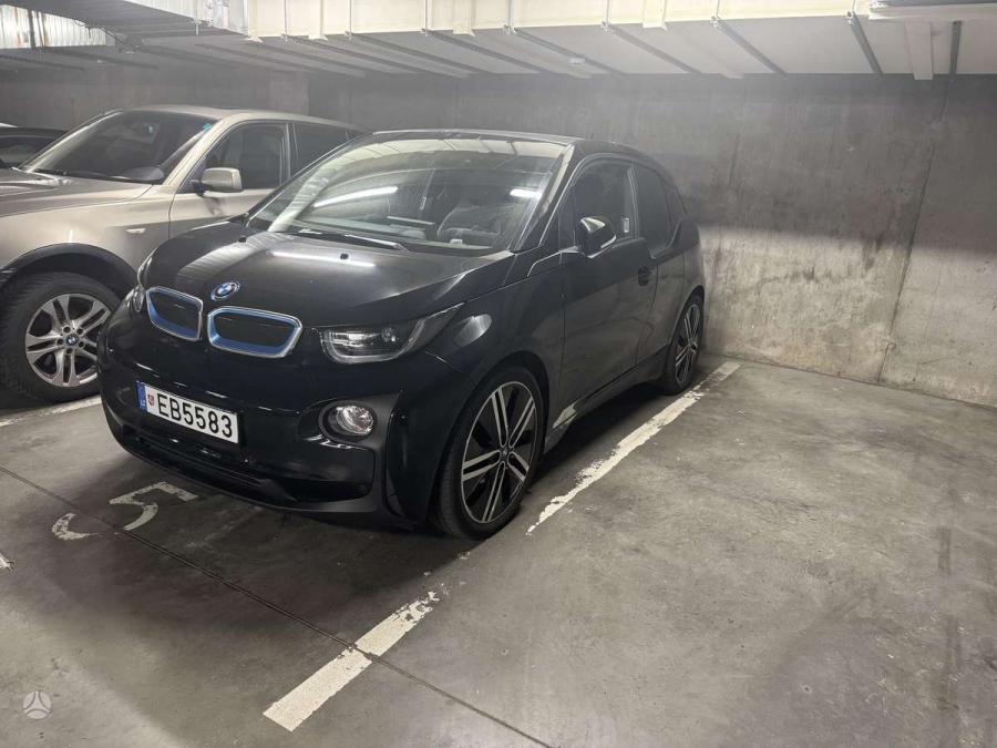 Melns BMW I3 2015 Viļņa, ar dzinēja tilpumu 0.70 L un nobraukumu 104 tūkst. km par 13500 €, foto 3 vietnē AUTOMOTO.COM.LV