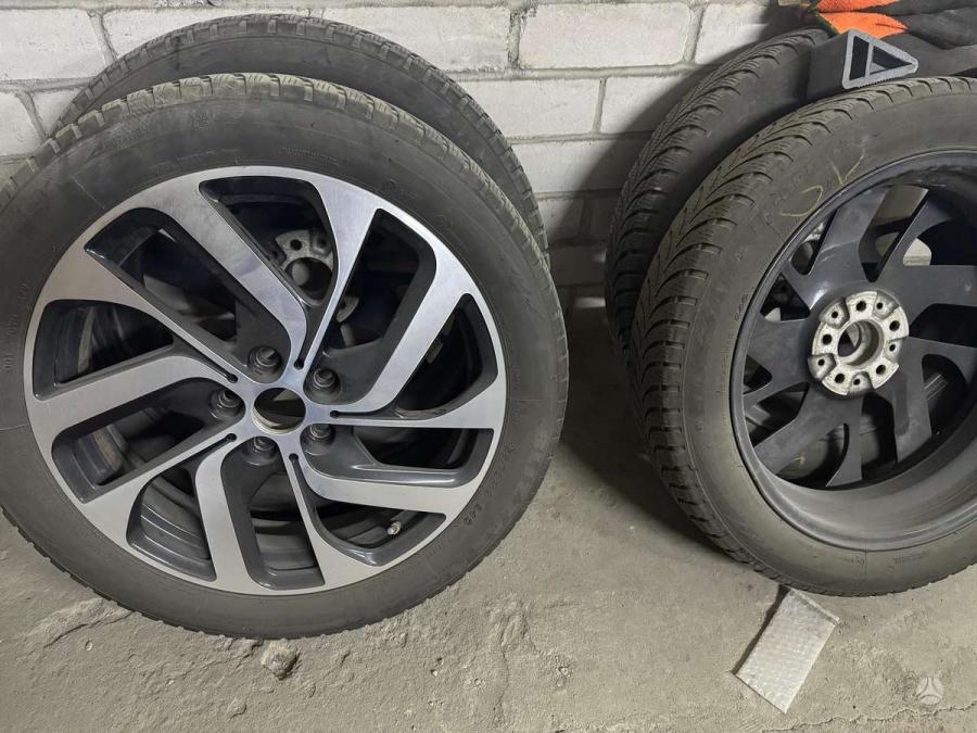 Melns BMW I3 2015 Viļņa, ar dzinēja tilpumu 0.70 L un nobraukumu 104 tūkst. km par 13500 €, foto 5 vietnē AUTOMOTO.COM.LV