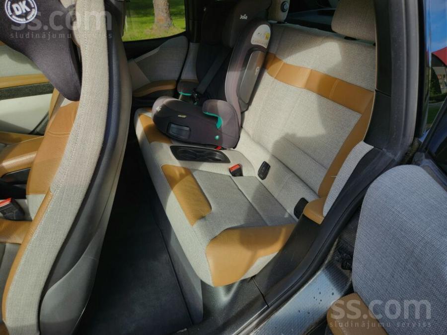 Black BMW I3 2017 in Jelgava, with an engine capacity of 0.00 L and mileage of 112 thousand km for 13000 €, photo 7 on AUTOMOTO.COM.LV