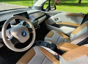 Black BMW I3 2017 in Jelgava, with an engine capacity of 0.00 L and mileage of 112 thousand km for 13000 €, photo 8 on AUTOMOTO.COM.LV