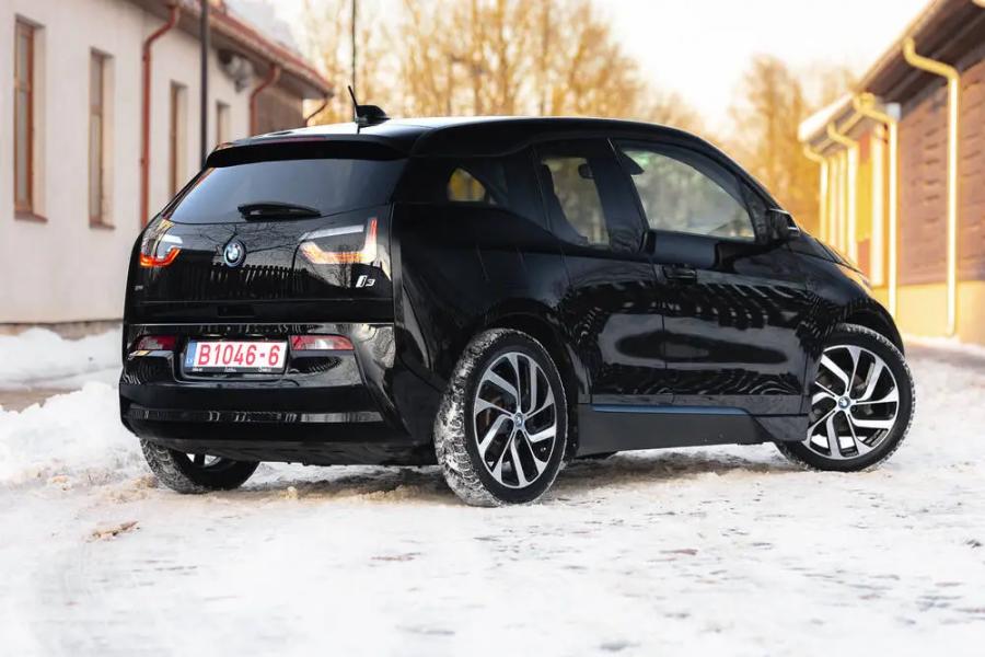 Melns BMW I3 2017 Jelgava, ar dzinēja tilpumu 0.00 L un nobraukumu 52 tūkst. km par 13900 €, foto 6 vietnē AUTOMOTO.COM.LV