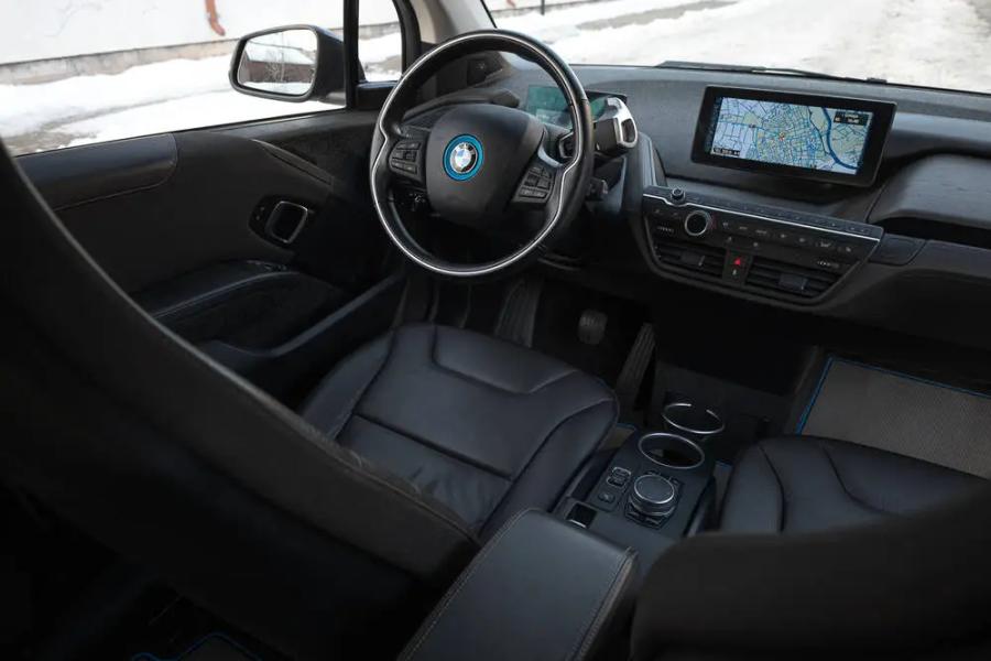 Melns BMW I3 2017 Jelgava, ar dzinēja tilpumu 0.00 L un nobraukumu 52 tūkst. km par 13900 €, foto 8 vietnē AUTOMOTO.COM.LV