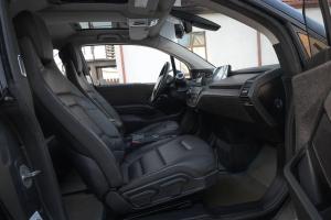 Melns BMW I3 2017 Jelgava, ar dzinēja tilpumu 0.00 L un nobraukumu 52 tūkst. km par 13900 €, foto 10 vietnē AUTOMOTO.COM.LV