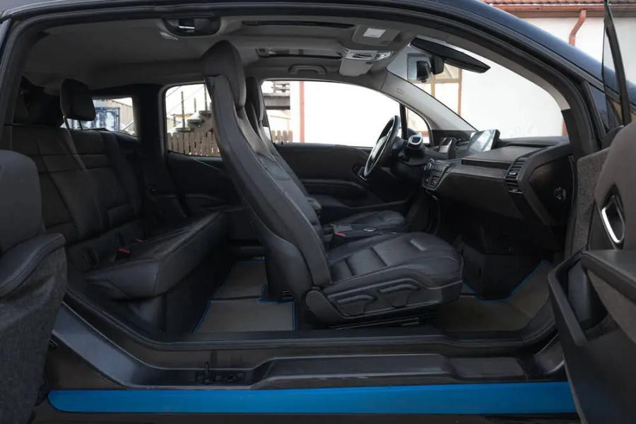 Melns BMW I3 2017 Jelgava, ar dzinēja tilpumu 0.00 L un nobraukumu 52 tūkst. km par 13900 €, foto 13 vietnē AUTOMOTO.COM.LV