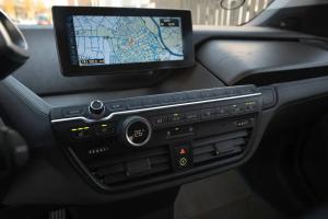 Melns BMW I3 2017 Jelgava, ar dzinēja tilpumu 0.00 L un nobraukumu 52 tūkst. km par 13900 €, foto 17 vietnē AUTOMOTO.COM.LV