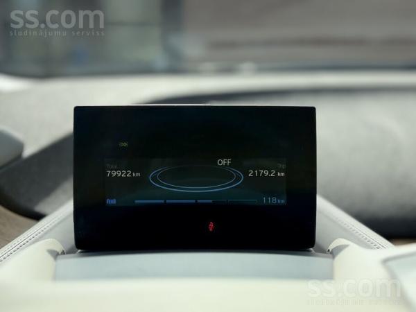 Black BMW I3 2017 in Riga, with an engine capacity of 0.10 L and mileage of 79 thousand km for 13400 €, photo 7 on AUTOMOTO.COM.LV