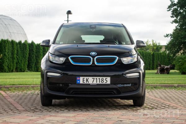 Melns BMW I3 2017 Jelgava, ar dzinēja tilpumu 0.00 L un nobraukumu 92 tūkst. km par 14100 €, foto 2 vietnē AUTOMOTO.COM.LV