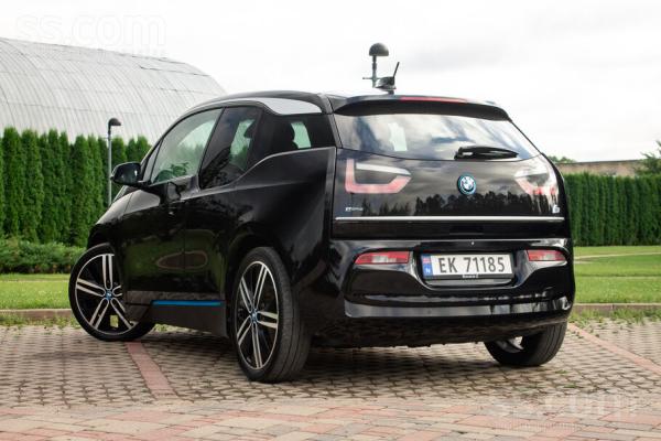 Melns BMW I3 2017 Jelgava, ar dzinēja tilpumu 0.00 L un nobraukumu 92 tūkst. km par 14100 €, foto 4 vietnē AUTOMOTO.COM.LV