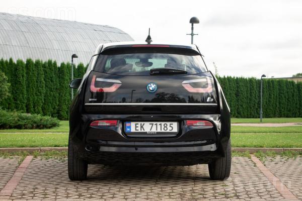 Melns BMW I3 2017 Jelgava, ar dzinēja tilpumu 0.00 L un nobraukumu 92 tūkst. km par 14100 €, foto 5 vietnē AUTOMOTO.COM.LV
