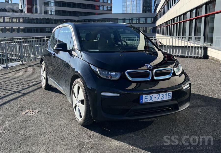 Black BMW I3 2018 in Riga, with an engine capacity of 0.00 L and mileage of 82 thousand km for 13500 €, photo 1 on AUTOMOTO.COM.LV
